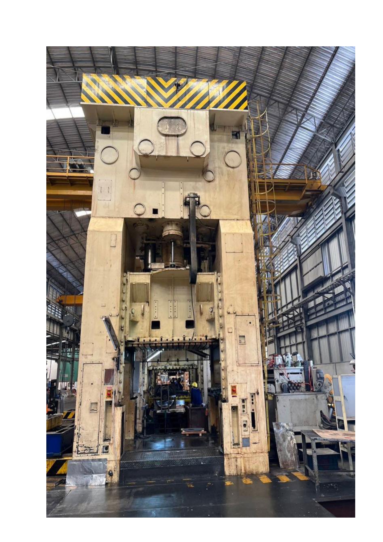 6241 - TADEM LINE OF : 1. 2 NOS 500 TON KOMATSU PRESSES 2. 2 NOS 600 ...